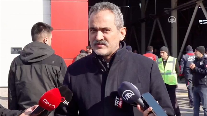 Bakan Özer: 2023'te LGS'yi sadece 8. sınıfın birinci dönem konularından ...