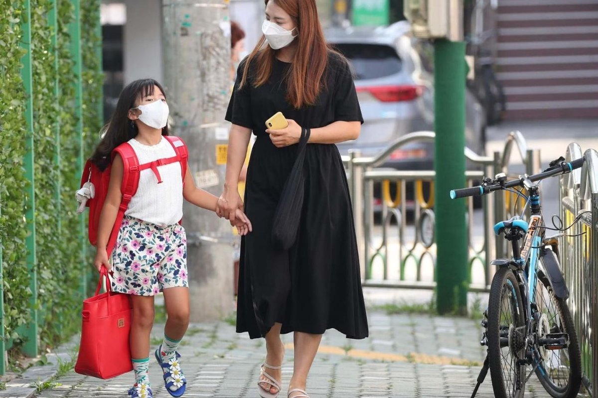 Daha uzun mesai saatlerinin çalışan annelere yarayacağını söyleyen ...