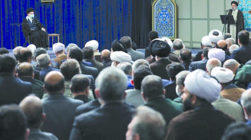 ‘Zehirli’ saldırıların hayaleti, İran'da başörtüsü tartışmalarının ...