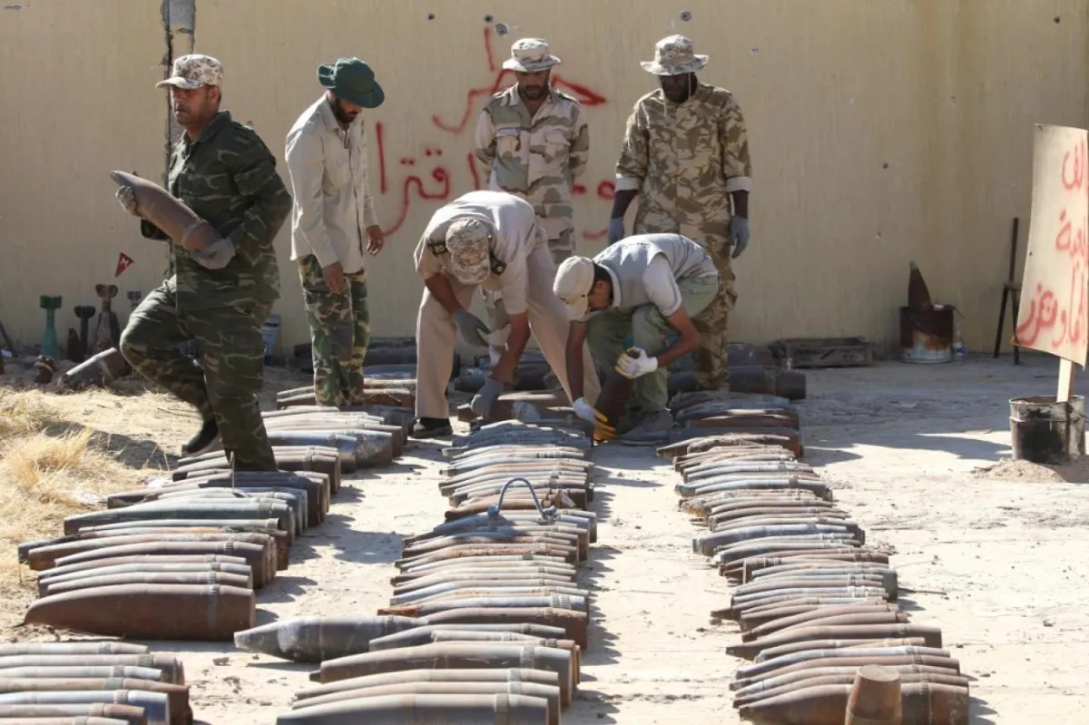 İki komşu arasında çıkan kavga, Libya’daki bir silah deposunu ortaya ...