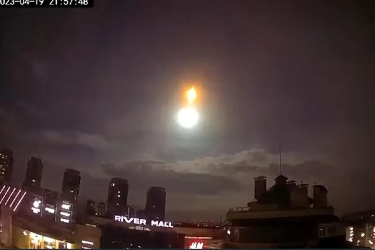 NASA, Ukrayna'da görülen gizemli parlak ışığın kendilerinden ...