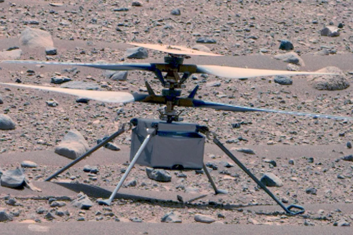 NASA'nın Mars'taki helikopterinin "en iyi fotoğrafı" çekildi
