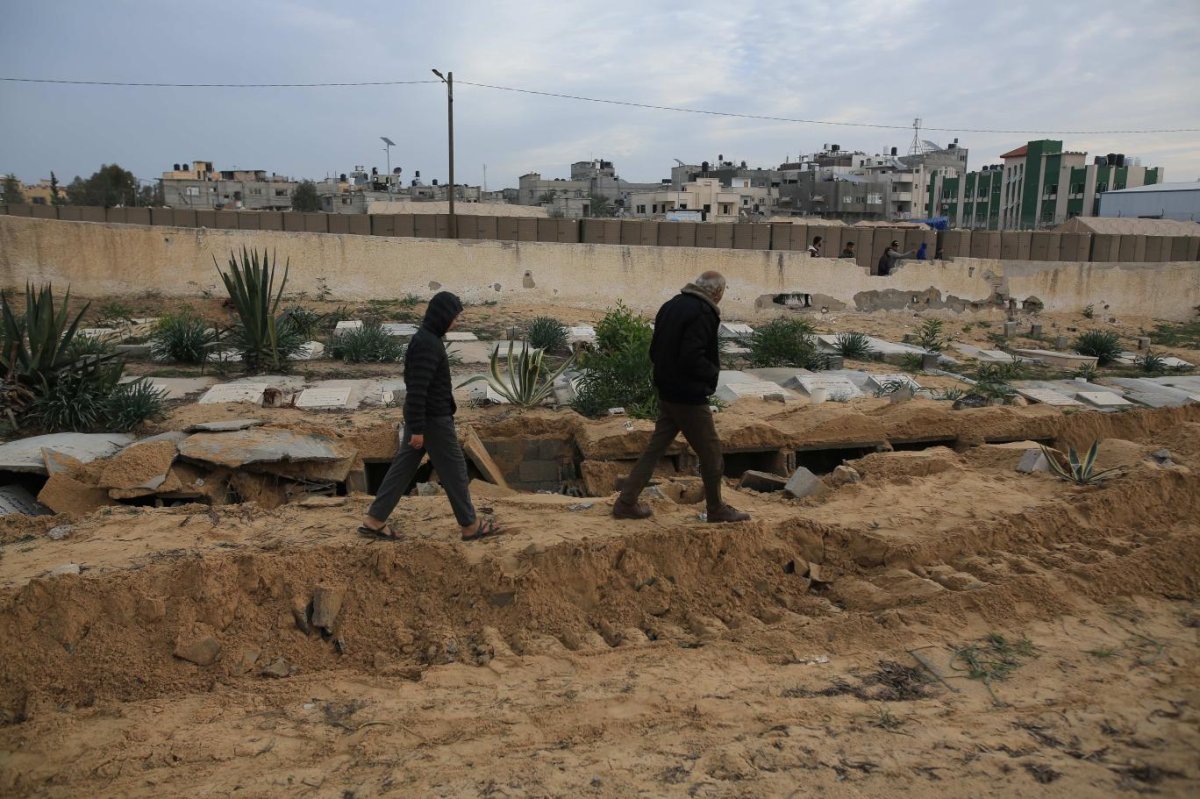 İsrail ordusu Gazze'deki mezarların neden açıldığını açıkladı