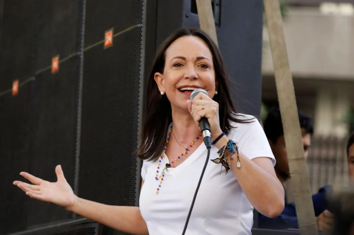 Venezuela'da Maduro'nun en büyük rakibine siyasi yasak