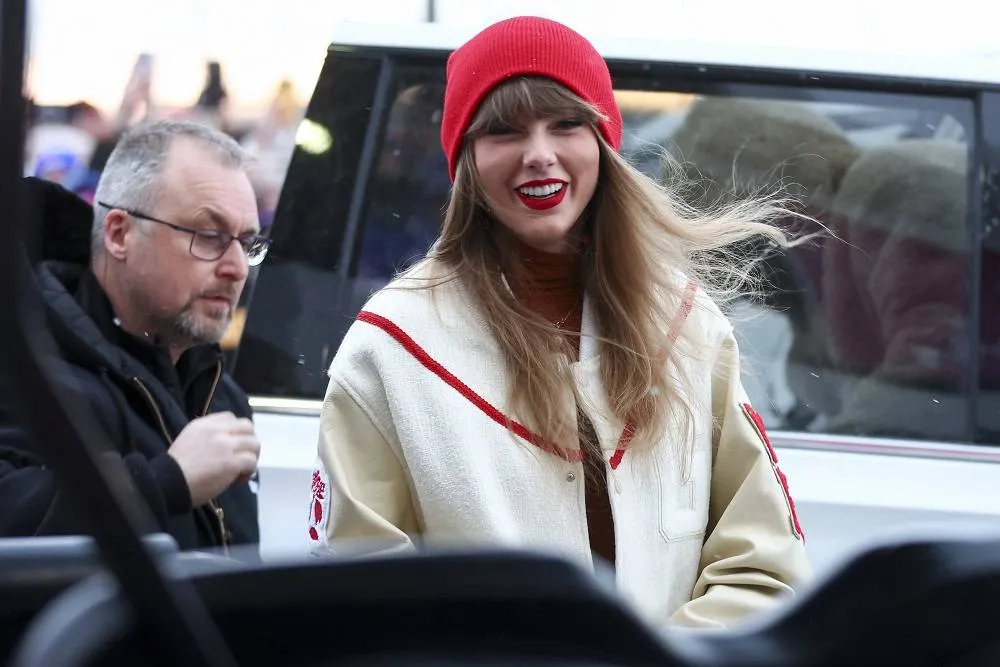 Man Arrested Near Taylor Swift’s NYC Townhouse After Reported Break-in ...