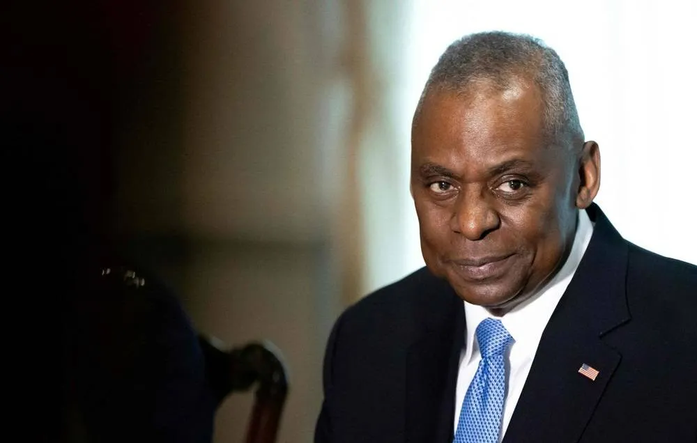 Defense Secretary Austin Returns to Work at the Pentagon after Cancer ...