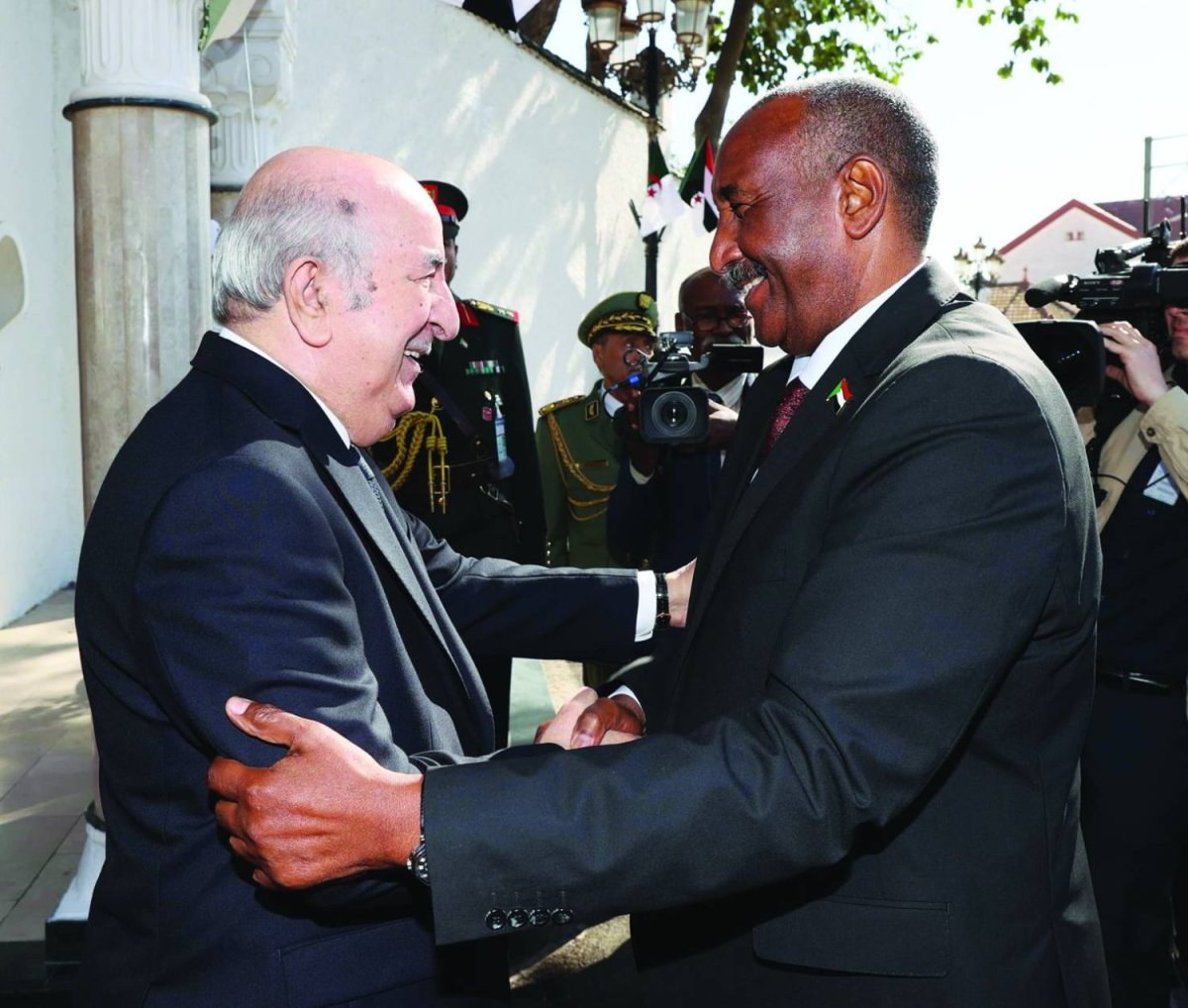 Sudanlılar Burhan'ın Cezayir ziyaretine nasıl bakıyor?