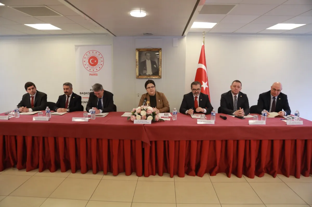 Fransa'da Türk vatandaşların yaşadığı ayrımcılıklara ilişkin toplantı ...