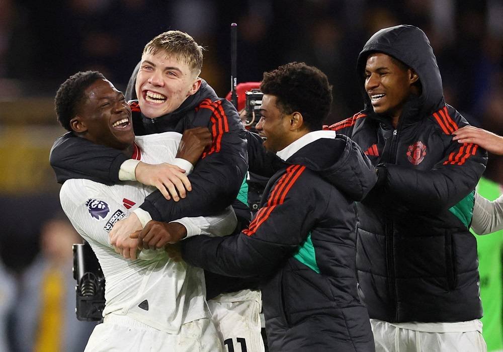 Man United Teenager Kobbie Mainoo Scores Late Goal to Clinch 4-3 Win ...