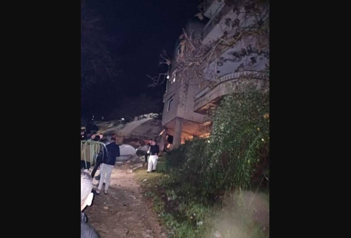 Lübnan’da bir binanın çökmesi sonucu 4 kişi hayatını kaybetti