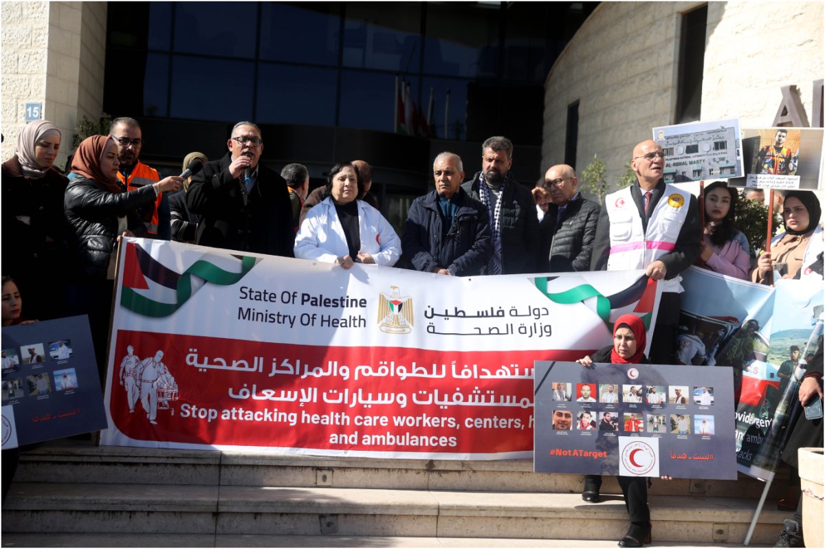 İsrail, saldırılarını sürdürdüğü Gazze'de 340 doktor ve sağlık ...