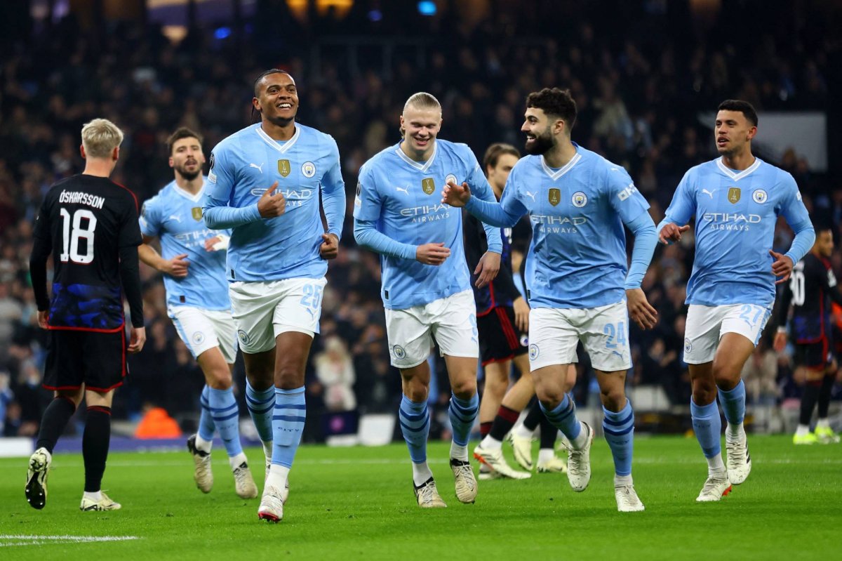 ليفربول يصطدم بمانشستر سيتي في قمة مصيرية بالدوري الإنجليزي