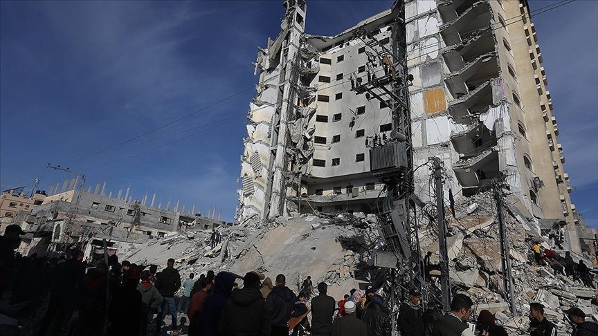 İsrail'in saldırılarını sürdürdüğü Gazze'de can kaybı 31 bin 45'e yükseldi