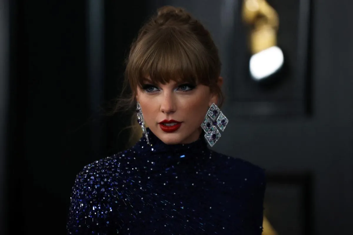 Taylor Swift'in albümünde adı geçen şarkıcı hayranları şaşırttı