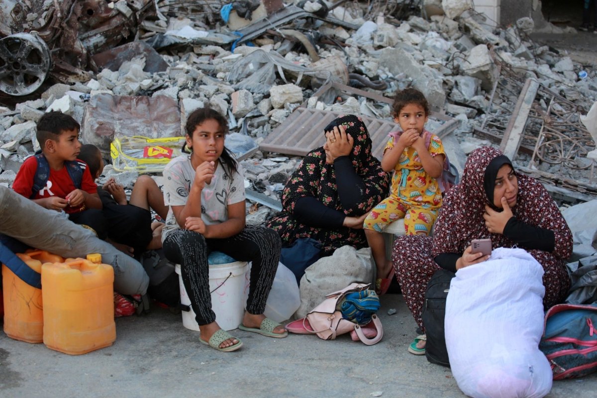 İsrail neden sığınma merkezlerindeki ve okullardaki yerinden edilmiş ...