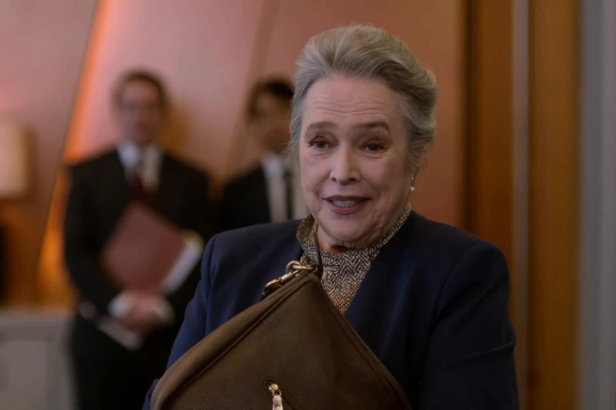 Oscarlı oyuncunun 100 tam puanlı dizisinden bomba gibi başlangıç