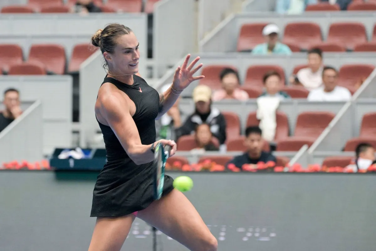 «دورة الصين»: سابالينكا إلى الدور الثالث بالفوز على ساوانجكا