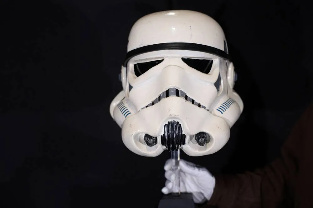 ‘Star Wars’, ‘Batman’ and Bond Items for Sale at Propstore Film Auction