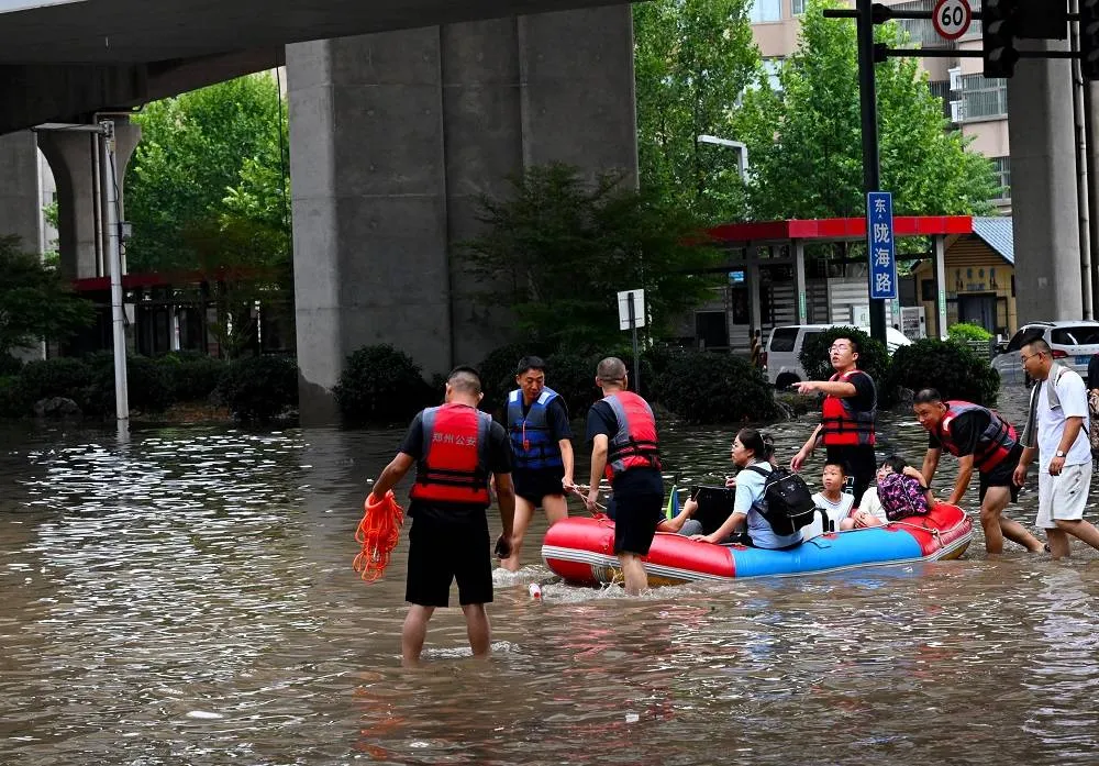 Xi Orders ‘All-Out’ Rescue as Floods Kill 10 in Northwest China